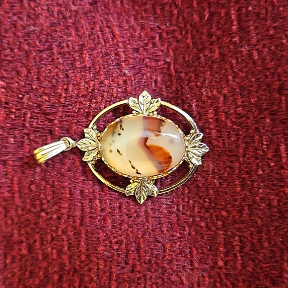 Unk | Jewelry | Vintage Orange Agate Gold Pendent | Poshmark